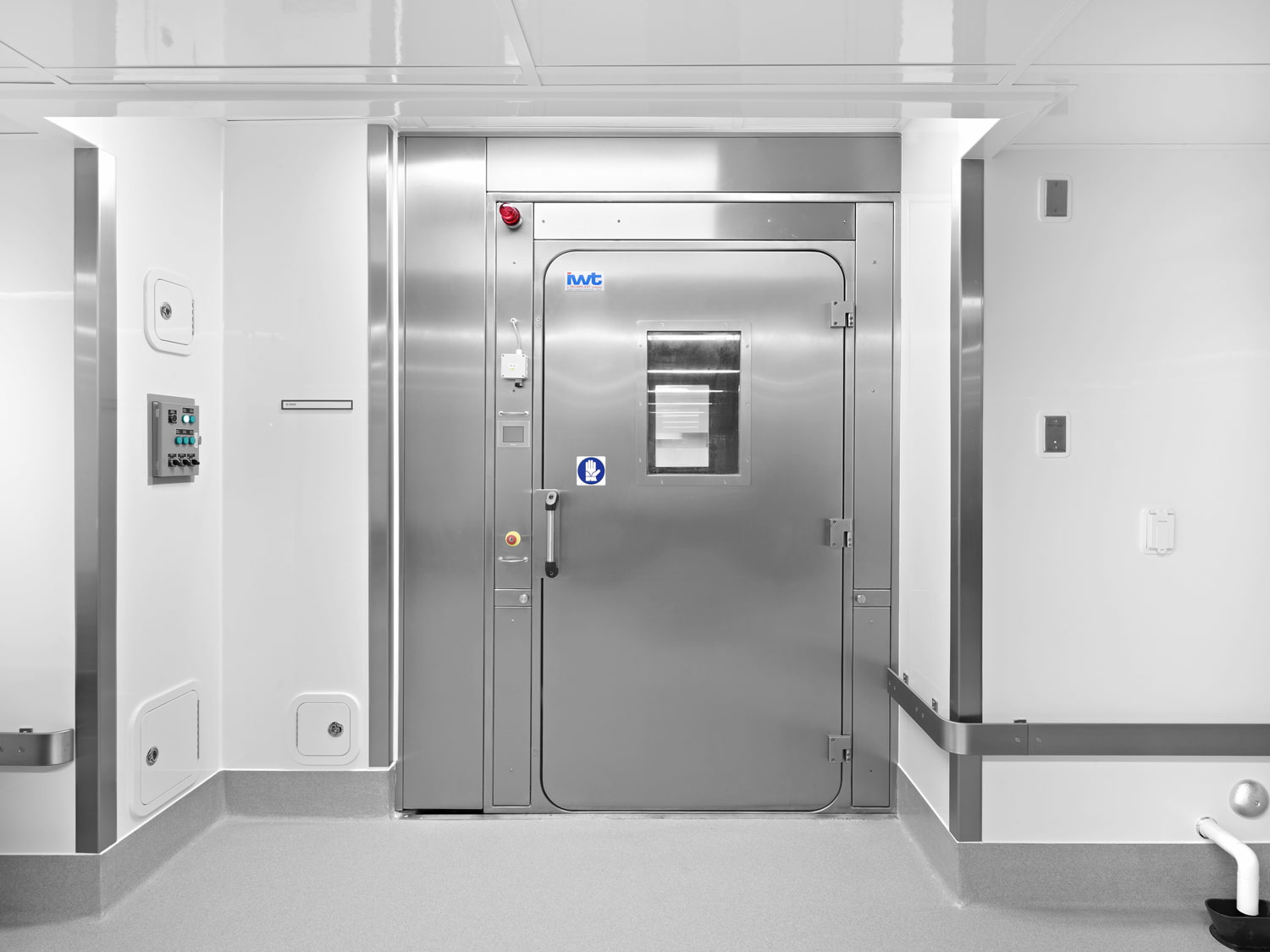 Arcoplast service and access Hatches are avalible in a range of sizes ...