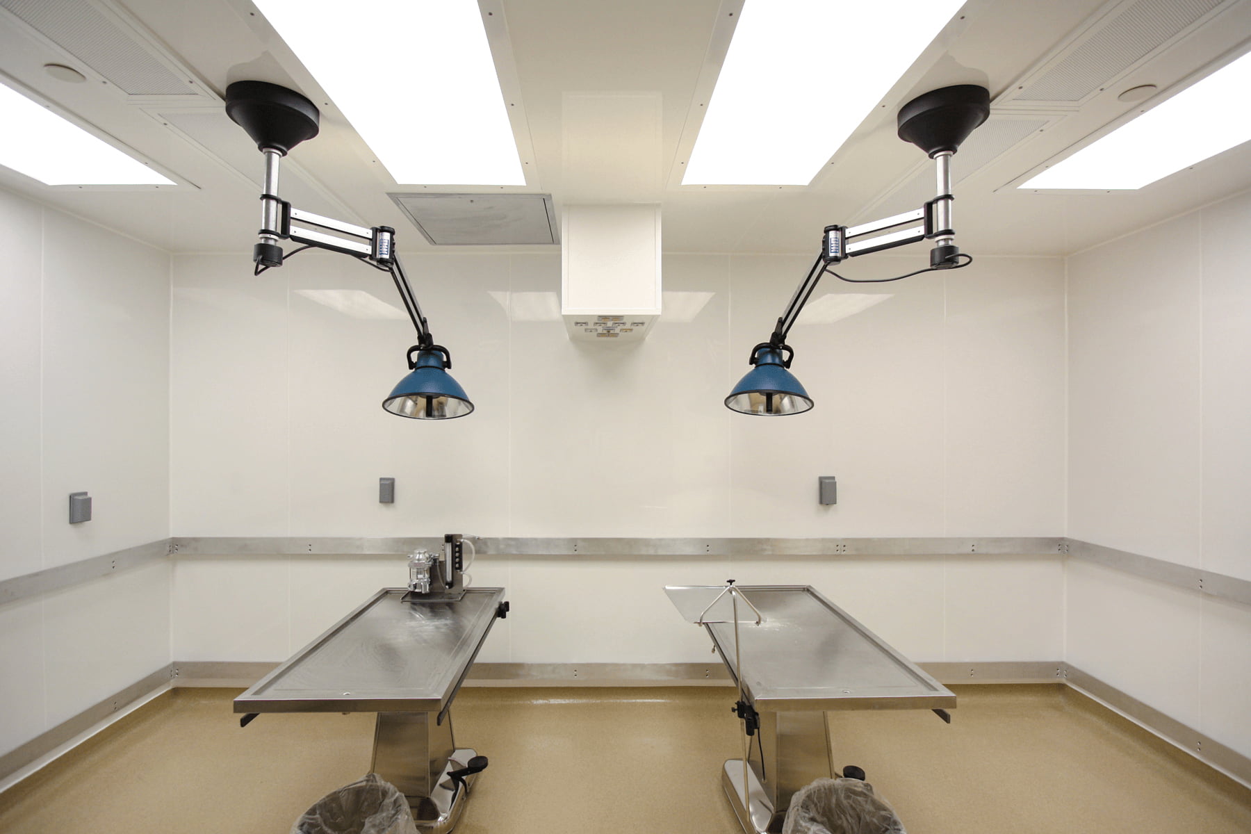 Arcoplast. Vivarium wall and ceiling seamless primary barrier systems ...